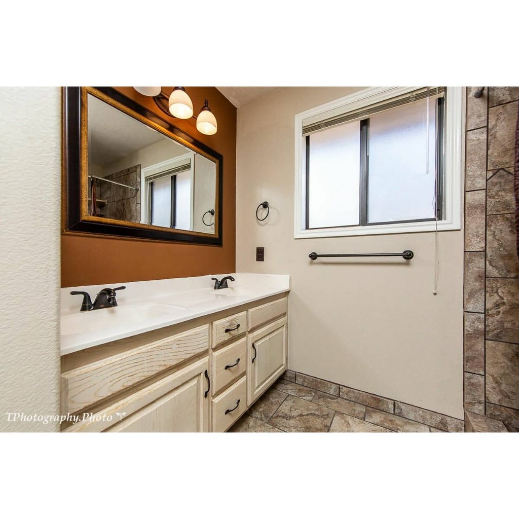 Bob Richards & Associates in Saint George's, UT